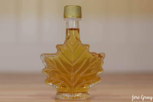 Small Leaf Bottle – Hilltop Boilers Maple Syrup